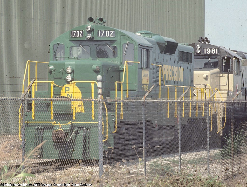 PNC GP9 1702
